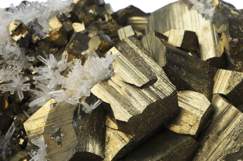 Apprenez à utiliser la pyrite pour attirer la richesse et l’abondance ...