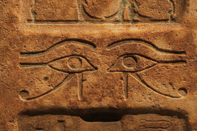 Oeil d’Horus ou Oeil d'Oudjat - Significations, Symboles et Bienfaits ...