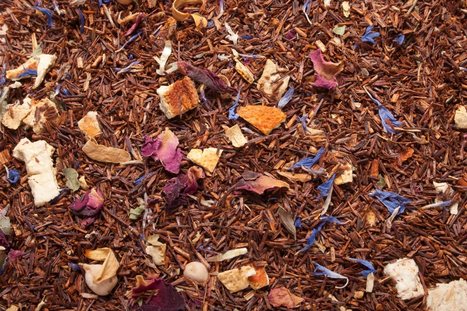 Thé rouge : Propriétés, Bienfaits et Applications en Phytothérapie ...