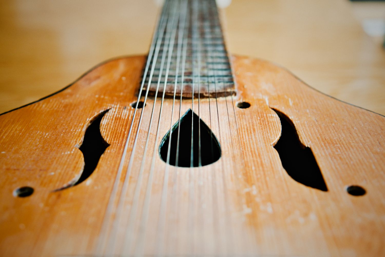 Târ - Guide des Instruments de Musique de A à Z - Musicothérapie ...