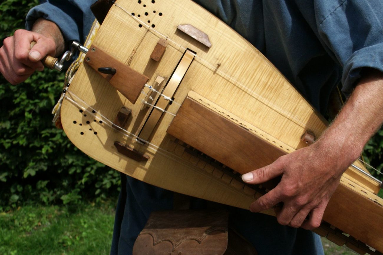 Vielle à roue - Guide des Instruments de Musique de A à Z ...