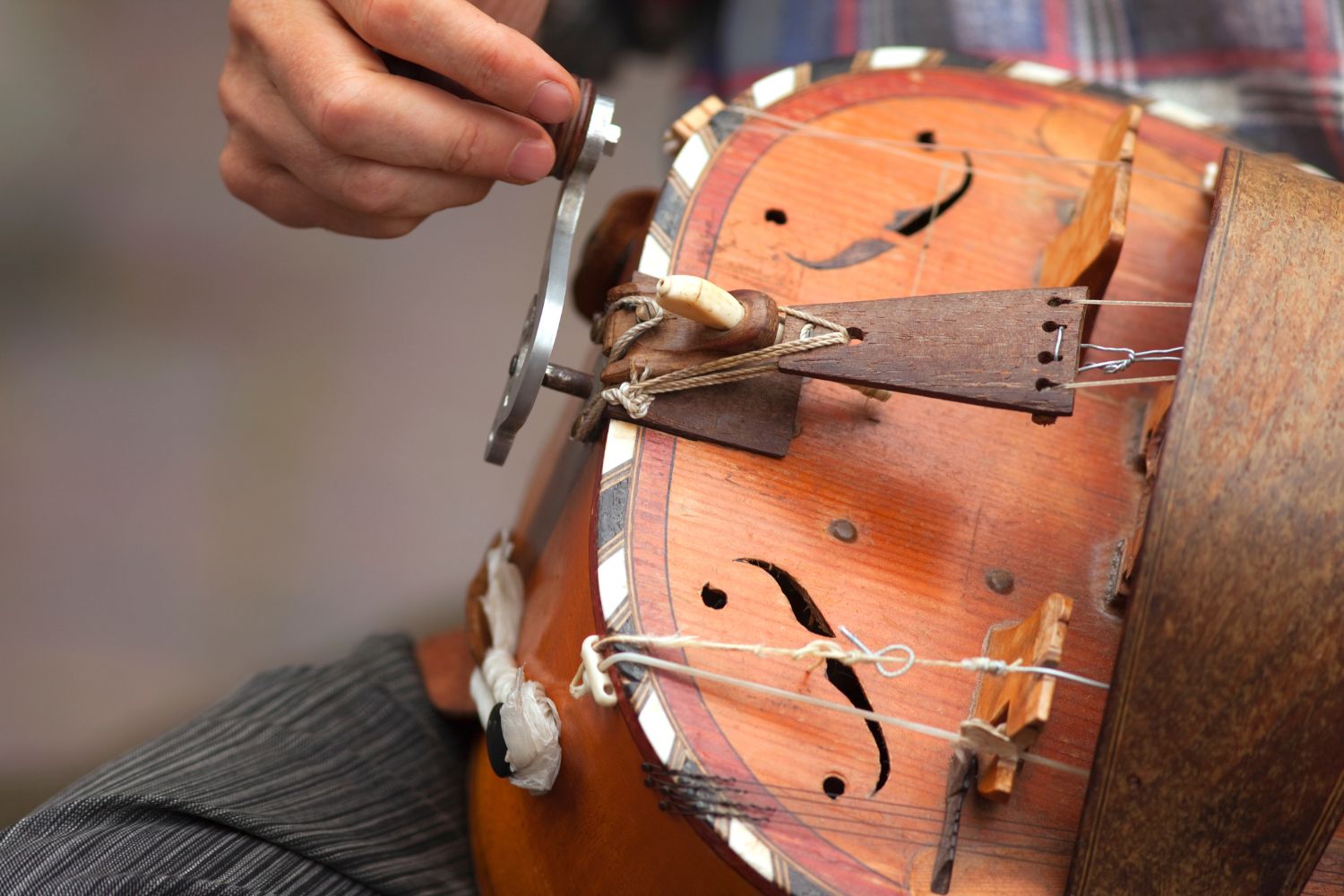 Vielle à roue - Guide des Instruments de Musique de A à Z ...